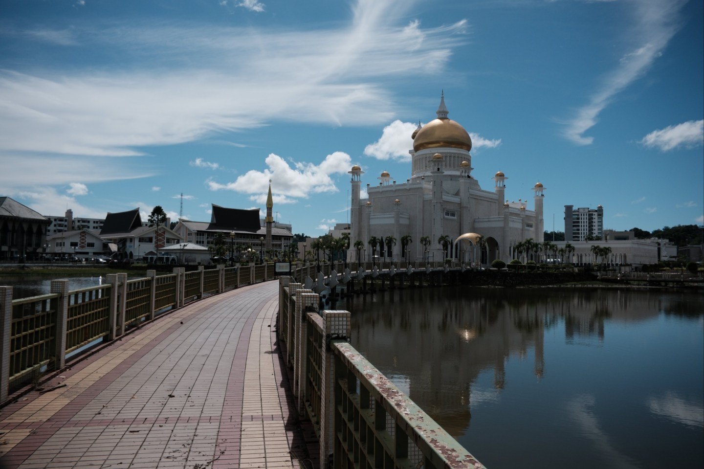 Bridge to mosque, Bandar Seri Begawan, Brunei – gsworldphoto